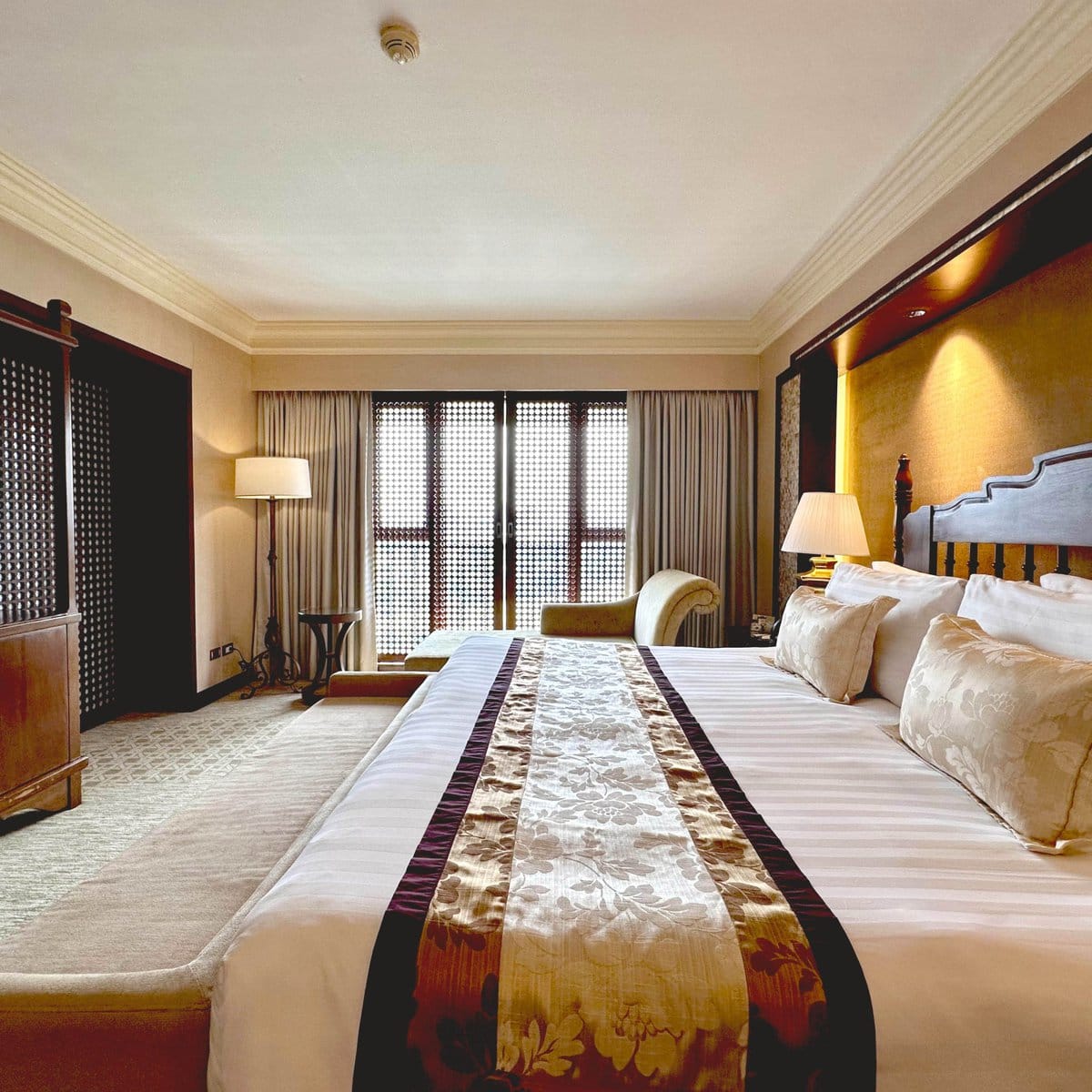 One-Bedroom Club Suite - The Manila Hotel